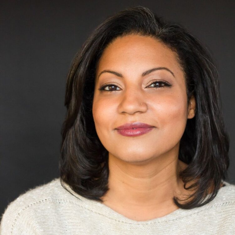 10 Best Female Audiobook Narrators of All Time - GoBookMart