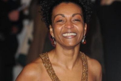 10 Best Female Audiobook Narrators of All Time - GoBookMart