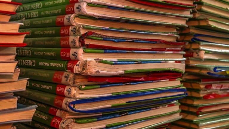 History of English Literature (Literary Periods and Movements) - GoBookMart