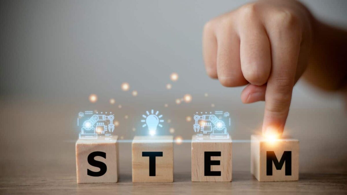 10 Benefits of STEM Education - GoBookMart