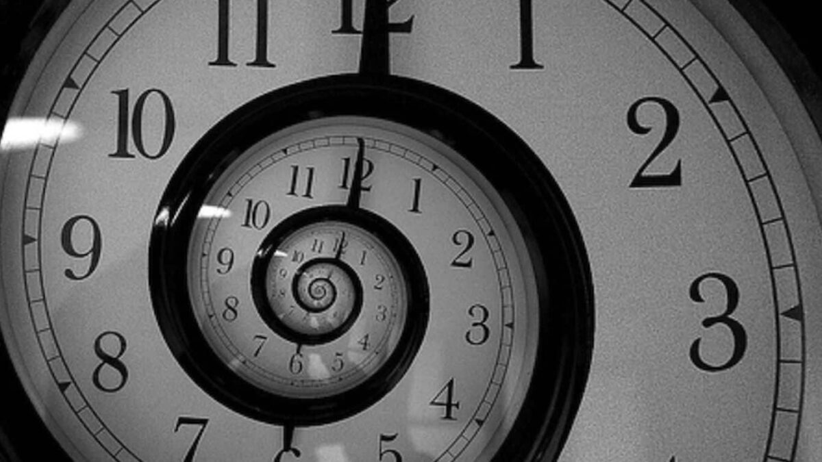 Different Ways of Time Travel in Science Fiction